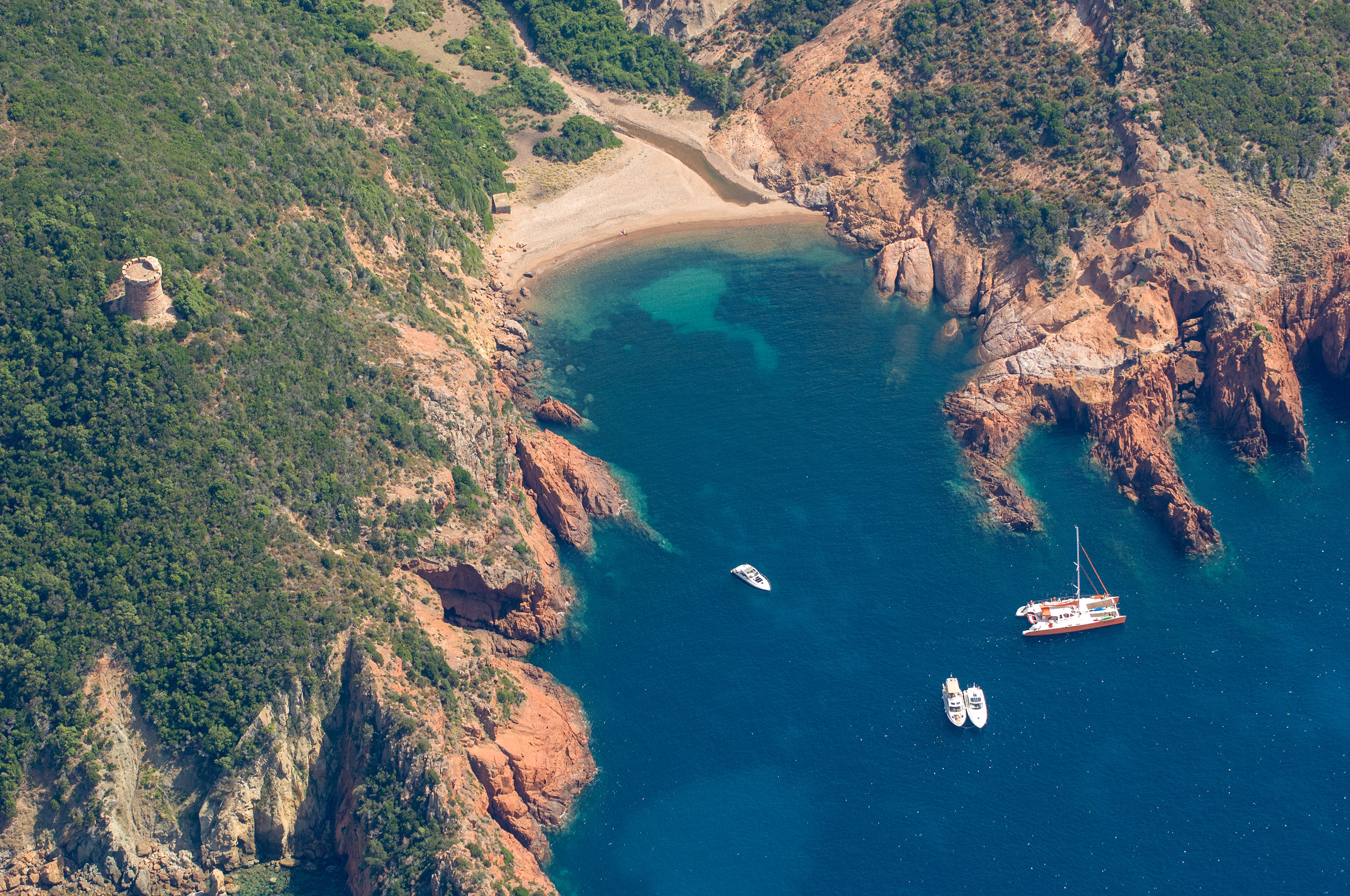 Le littoral corse vu par un drone - Pari(s) sur la Corse